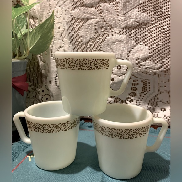 Pyrex | Dining | Vintage Pyrex Coffee Mugs D Handle White Milk Glass ...